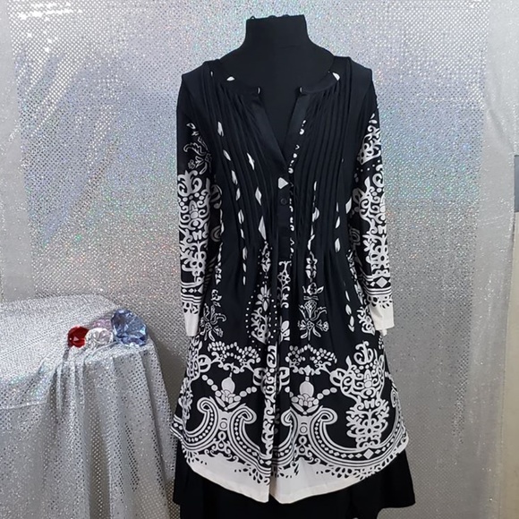 Serengeti | Tops | Ornate Black White Tiger Serengeti Tunic Blouse ...